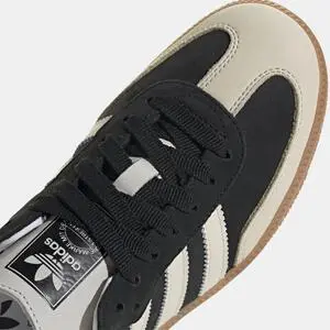 ADIDAS ORIGINALS Classic Sneakers