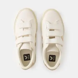 VEJA Simple Versatile Shoes