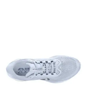 Nike Solid Color Sneakers