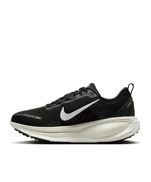 Nike Solid Color Sneakers