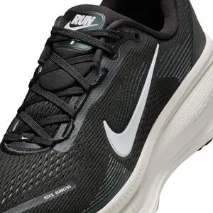 Nike Solid Color Sneakers