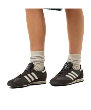 ADIDAS ORIGINALS Solid Color Sneakers