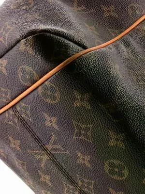 LOUIS VUITTON Monogram Canvas Mm Shoulder Bag