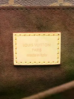 LOUIS VUITTON Monogram Pochette Metis Shoulder Bag
