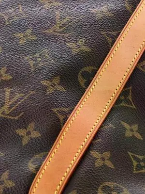 LOUIS VUITTON Monogram Canvas Mm Tote Bag - Brown
