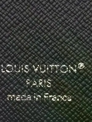 LOUIS VUITTON Brazza Taiga Leather Wallet