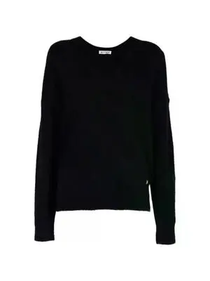 Eterne V-neck Sweater