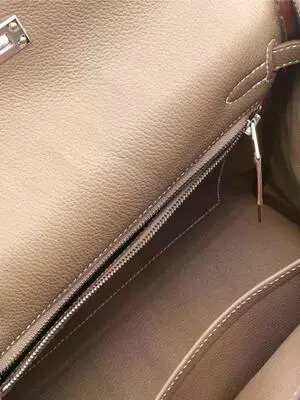 Hermès Kelly 25 Togo Handbag