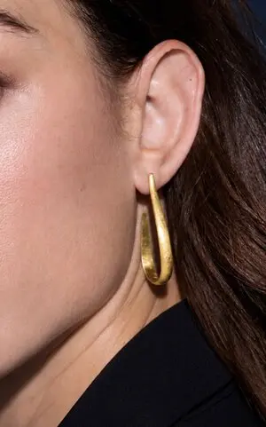 REINSTEIN ROSS 20k Peach Hammered Teardrop Hoops