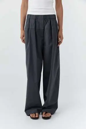 ST. AGNI Relaxed Pleat Pants
