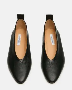 Steve Madden Swanky Almond Toe Ballet Flats