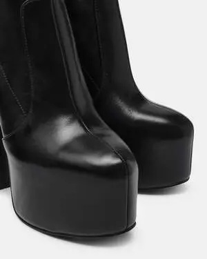 Steve Madden Senara Platform Booties