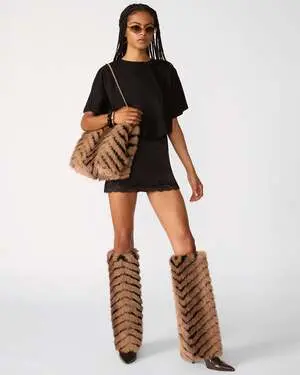 Steve Madden Icon Boot & Sefina Faux Fur Bag Bundle - Black