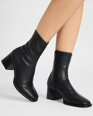 Steve Madden Pammy Block Heel Booties