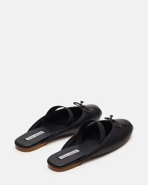 Steve Madden Cutesy Slip-on Flats