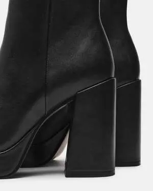 Steve Madden Tyra Block Heel Booties