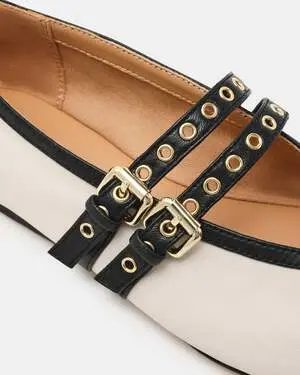 Steve Madden Lydia Cap Gold Detail Flats