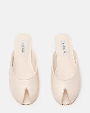 Steve Madden Bloss Slip-on Flats