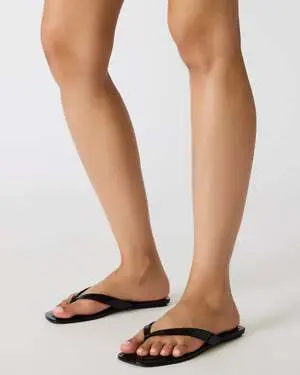 Steve Madden Trella Thong Sandals
