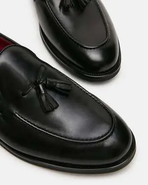 Steve Madden Ezzo Leather Slip-on Loafers With Tassel Detail