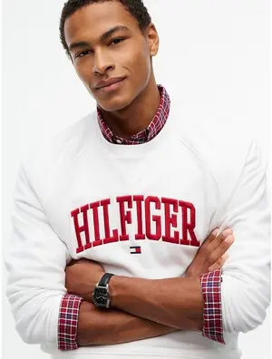Tommy Hilfiger Varsity Hilfiger Logo Raglan Sweatshirt