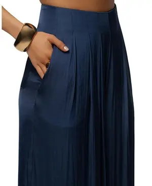 JLUXLABEL Core Form Pleated Wide-leg Trousers - Blue