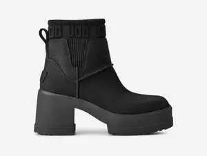 UGG Moxy Chelsea Leather Boots
