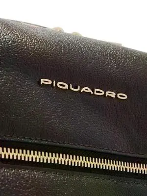 PIQUADRO Dark Pebbled Grain Logo Laptop Bag