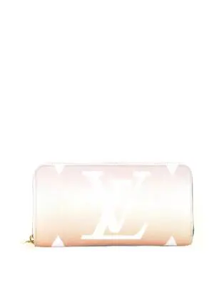 LOUIS VUITTON Zippy Wallet The Pool Monogram Giant Small Wallets - Pink