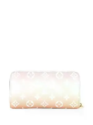 LOUIS VUITTON Zippy Wallet The Pool Monogram Giant Small Wallets - Pink
