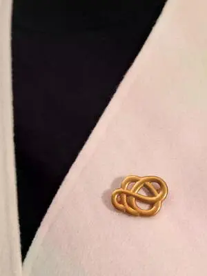 BY MALENE BIRGER Arabesque Brooch - Gold