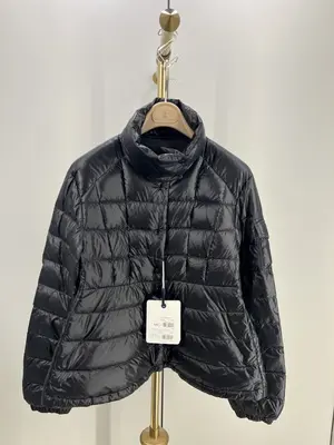Moncler Aminia Short Down Jacket