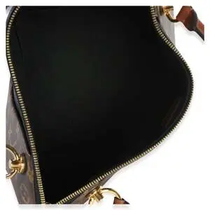 LOUIS VUITTON Monogram Canvas V Tote Mm