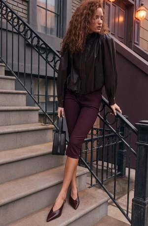 Astr The Label Cardin Tailored Capri Pants - Wine