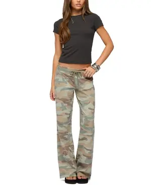 EDIKTED Kenan Straight Leg Camouflage Sweatpants
