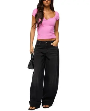 EDIKTED Jeanna Notch Neck T-shirt