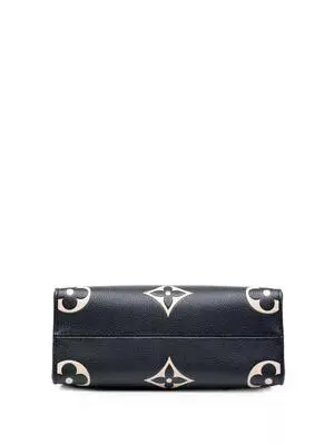 LOUIS VUITTON 2021 Bicolor Monogram Empreinte Giant Onthego Pm Satchel