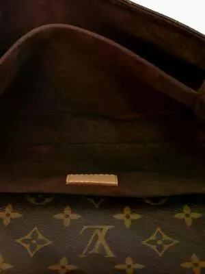 LOUIS VUITTON 2000-2026 Monogram Pochette Metis Satchel