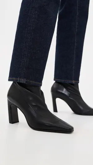 STUART WEITZMAN Stassi Stretch Booties
