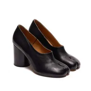MAISON MARGIELA Tabi Pumps - Black
