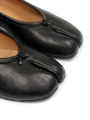 MAISON MARGIELA Tabi Pumps - Black