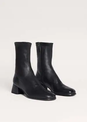 ME+EM Low Block High Ankle Stretch Boot