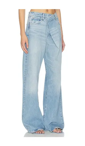 FRAME The Crossover Loose Jeans In Baby Blue