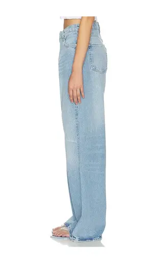 FRAME The Crossover Loose Jeans In Baby Blue