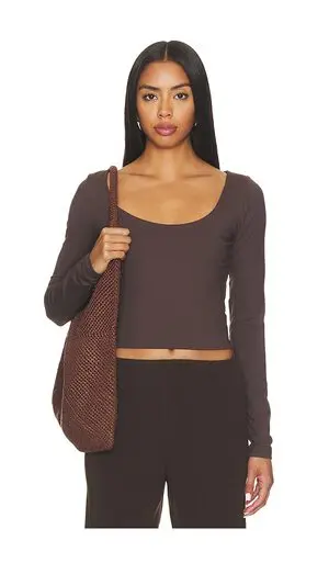 Susana Monaco Essential Scoop Front Long Sleeve Top In Brown - Java