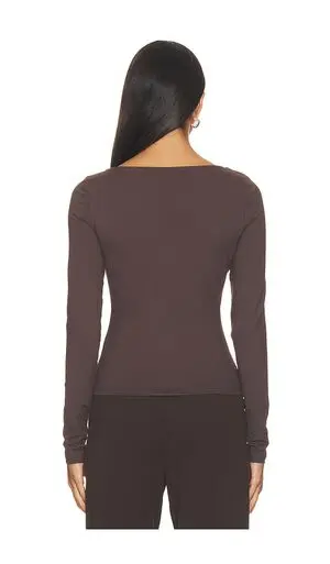 Susana Monaco Essential Scoop Front Long Sleeve Top In Brown