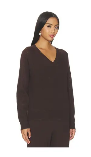 STITCHES & STRIPES Devoe V-neck In Brown