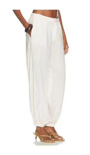 WeWoreWhat Balloon Trouser In White - Cloud