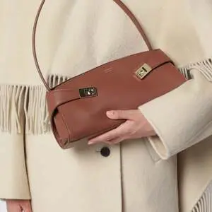 FERRAGAMO Hug East-west Shoulder Bag Cognac/dark - Brown