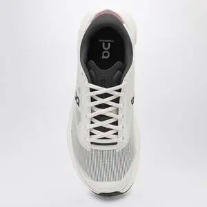 On Cloudvista 3 Oyster/barberry Polyester Shoes - Beige